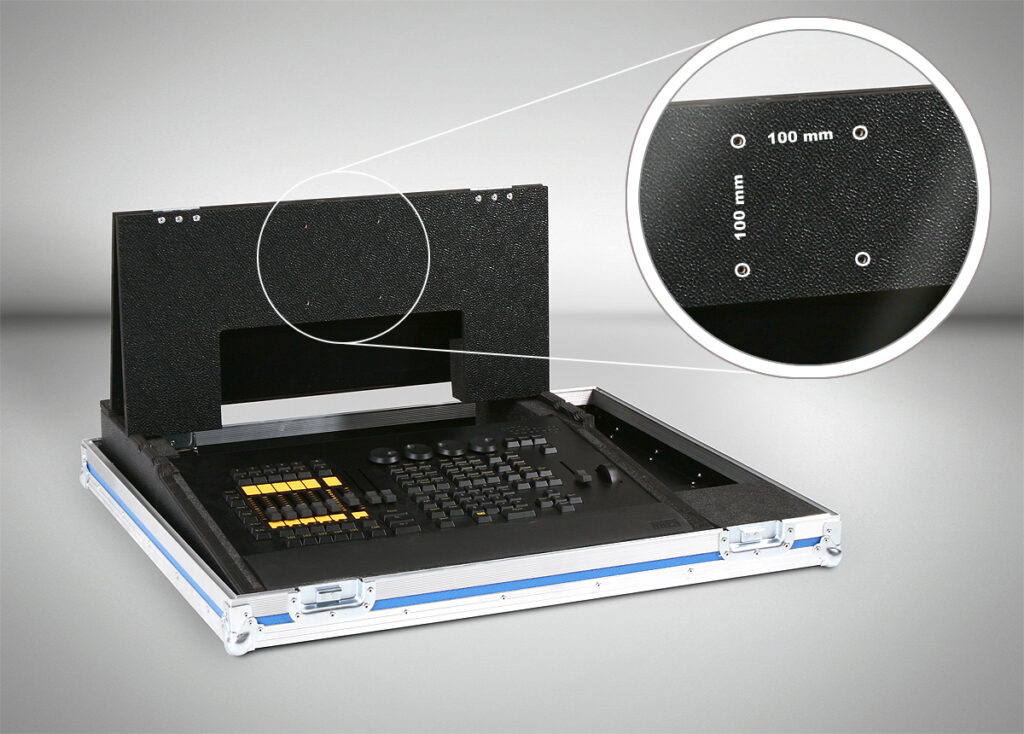 MA 2 onPC command wing +Monitor – Amptown Cases GmbH – Flightcases vom ...